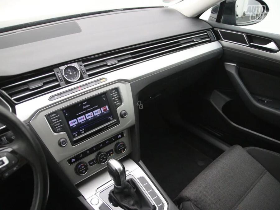 Melns Volkswagen Passat B8 2016 Viļņa, ar dzinēja tilpumu 2.00 L un nobraukumu 195 tūkst. km par 11999 €, foto 22 vietnē AUTOMOTO.COM.LV