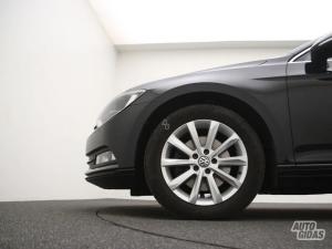 Melns Volkswagen Passat B8 2016 Viļņa, ar dzinēja tilpumu 2.00 L un nobraukumu 195 tūkst. km par 11999 €, foto 29 vietnē AUTOMOTO.COM.LV