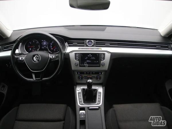Melns Volkswagen Passat B8 2016 Viļņa, ar dzinēja tilpumu 1.60 L un nobraukumu 229 tūkst. km par 9399 €, foto 2 vietnē AUTOMOTO.COM.LV