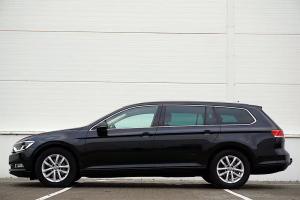 Black Volkswagen Passat B8 2016 in Riga, with an engine capacity of 2.00 L and mileage of 245 thousand km for 7800 €, photo 5 on AUTOMOTO.COM.LV