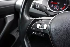 Black Volkswagen Passat B8 2016 in Riga, with an engine capacity of 2.00 L and mileage of 245 thousand km for 7800 €, photo 17 on AUTOMOTO.COM.LV