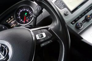 Black Volkswagen Passat B8 2016 in Riga, with an engine capacity of 2.00 L and mileage of 245 thousand km for 7800 €, photo 18 on AUTOMOTO.COM.LV