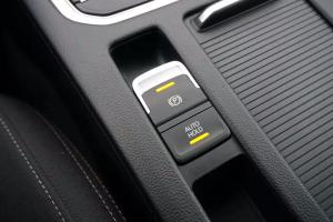 Black Volkswagen Passat B8 2016 in Riga, with an engine capacity of 2.00 L and mileage of 245 thousand km for 7800 €, photo 25 on AUTOMOTO.COM.LV