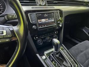 Melns Volkswagen Passat B8 2016 Jēkabpils, ar dzinēja tilpumu 2.00 L un nobraukumu 297 tūkst. km par 9990 €, foto 22 vietnē AUTOMOTO.COM.LV