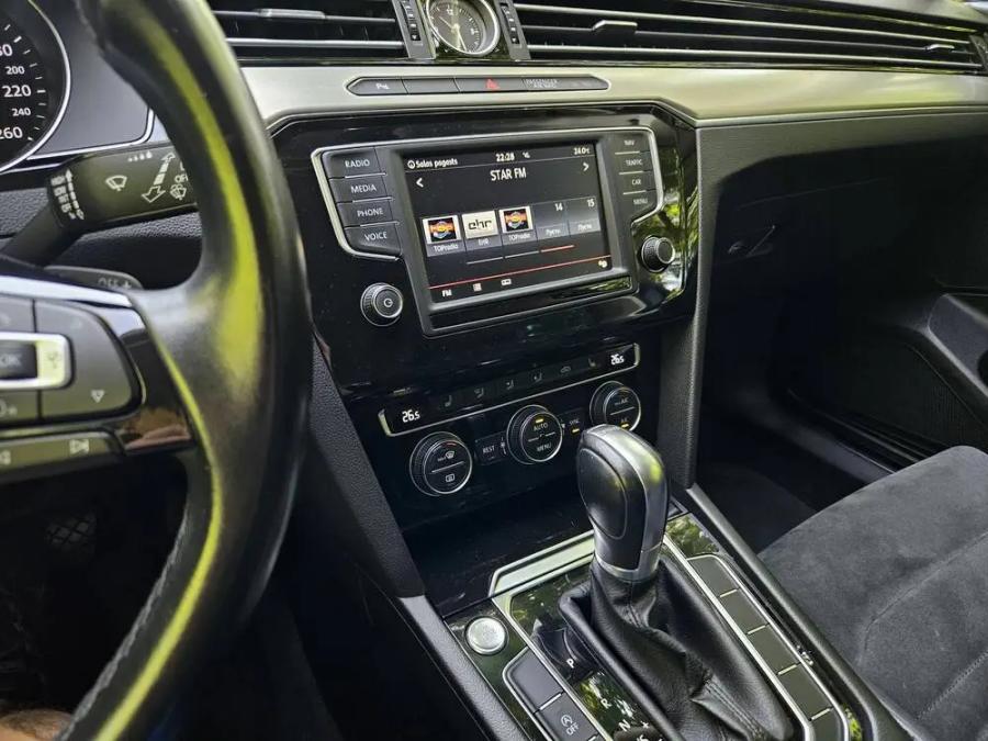 Melns Volkswagen Passat B8 2016 Jēkabpils, ar dzinēja tilpumu 2.00 L un nobraukumu 297 tūkst. km par 9990 €, foto 22 vietnē AUTOMOTO.COM.LV