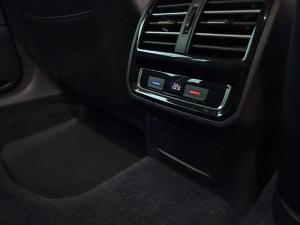 Melns Volkswagen Passat B8 2016 Jēkabpils, ar dzinēja tilpumu 2.00 L un nobraukumu 297 tūkst. km par 9990 €, foto 25 vietnē AUTOMOTO.COM.LV