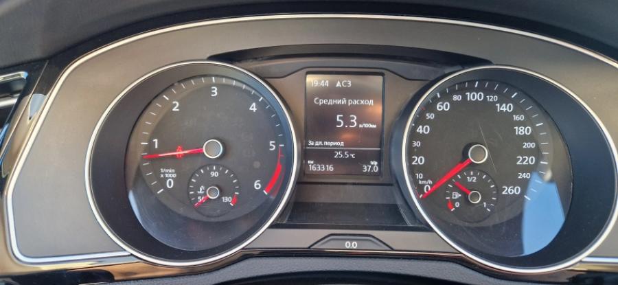 Black Volkswagen Passat B8 2016 in Riga, with an engine capacity of 2.00 L and mileage of 163 thousand km for 12250 €, photo 14 on AUTOMOTO.COM.LV
