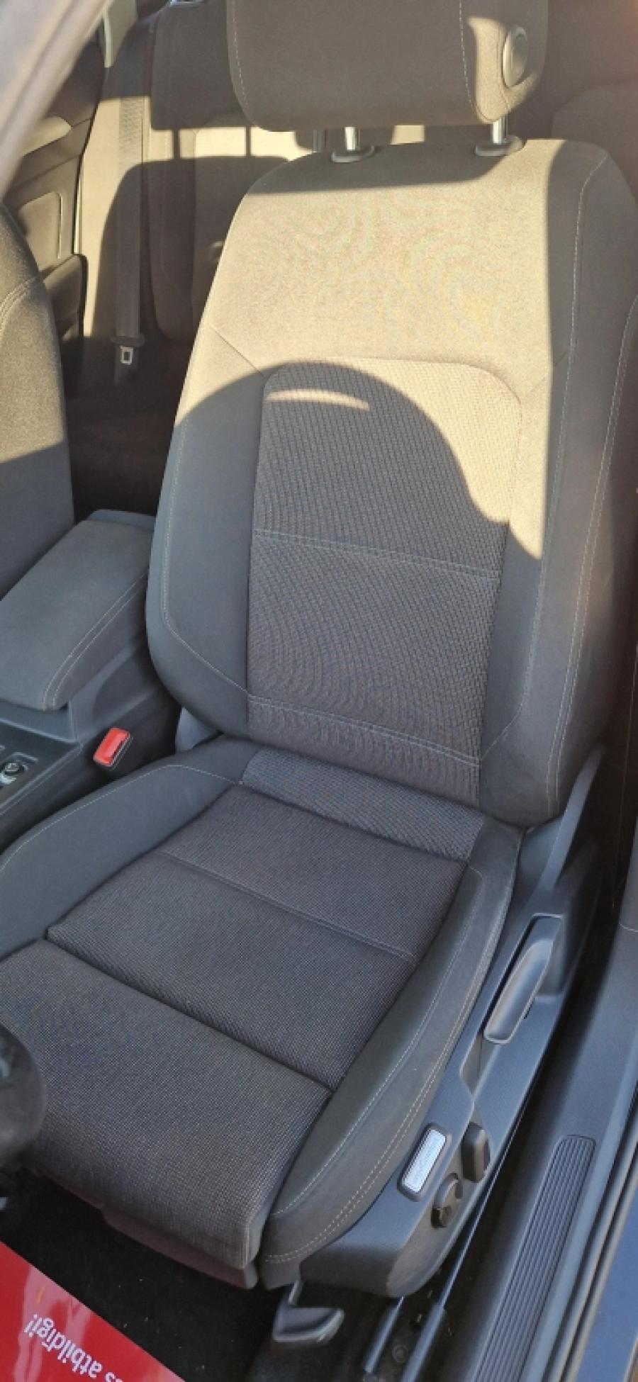 Black Volkswagen Passat B8 2016 in Riga, with an engine capacity of 2.00 L and mileage of 163 thousand km for 12250 €, photo 20 on AUTOMOTO.COM.LV