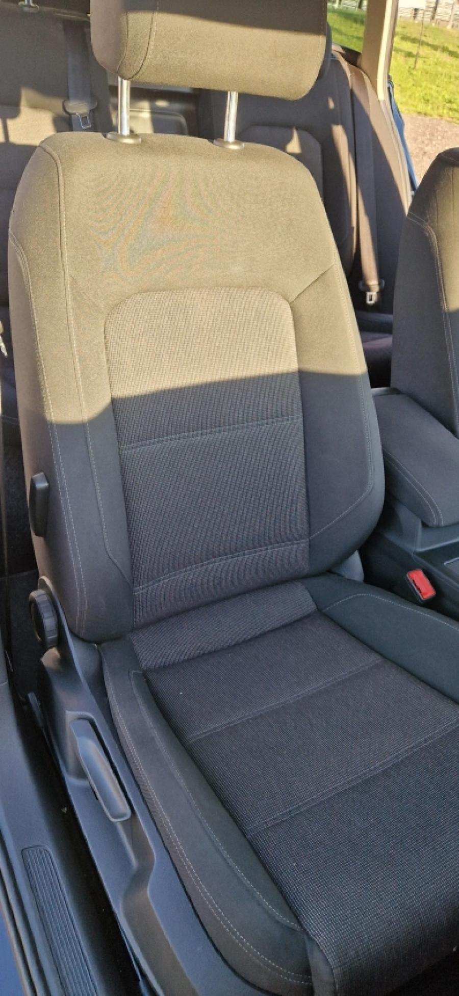 Black Volkswagen Passat B8 2016 in Riga, with an engine capacity of 2.00 L and mileage of 163 thousand km for 12250 €, photo 23 on AUTOMOTO.COM.LV