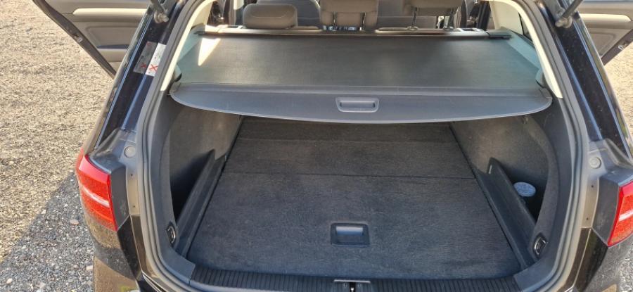 Black Volkswagen Passat B8 2016 in Riga, with an engine capacity of 2.00 L and mileage of 163 thousand km for 12250 €, photo 27 on AUTOMOTO.COM.LV