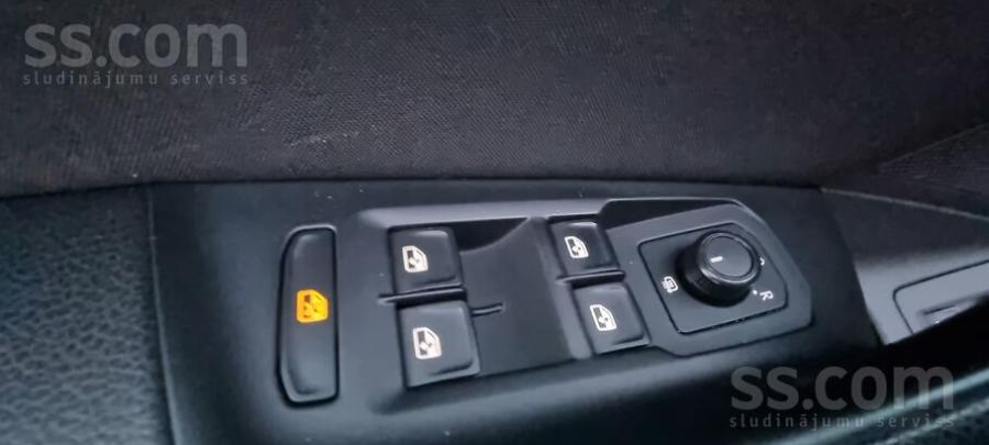 Melns Volkswagen Passat B8 2016 Valmiera, ar dzinēja tilpumu 2.00 L un nobraukumu 314 tūkst. km par 9700 €, foto 14 vietnē AUTOMOTO.COM.LV