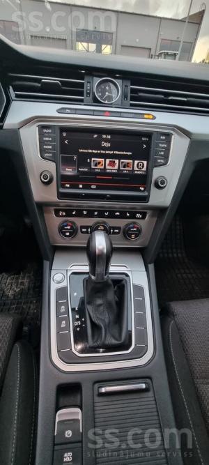 Melns Volkswagen Passat B8 2016 Valmiera, ar dzinēja tilpumu 2.00 L un nobraukumu 314 tūkst. km par 9700 €, foto 18 vietnē AUTOMOTO.COM.LV
