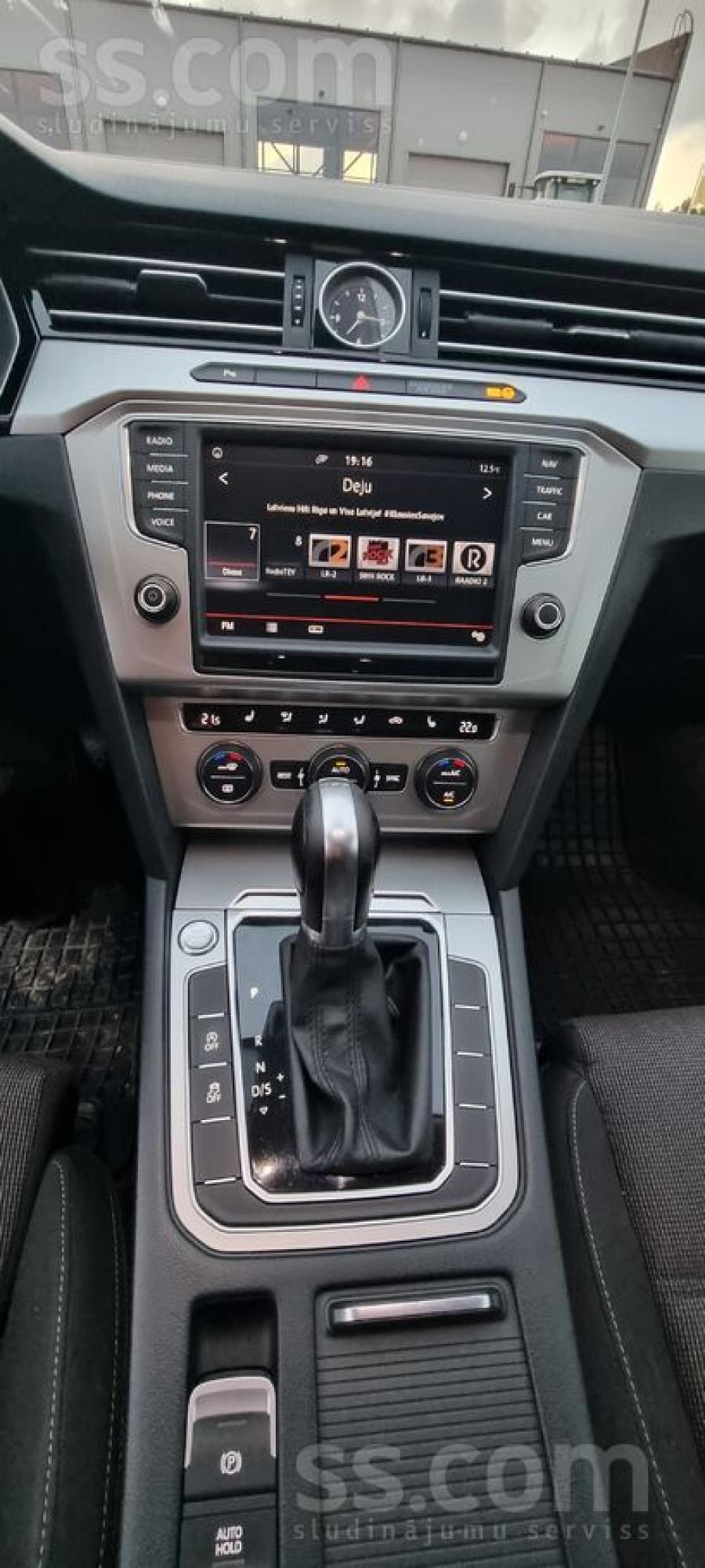 Melns Volkswagen Passat B8 2016 Valmiera, ar dzinēja tilpumu 2.00 L un nobraukumu 314 tūkst. km par 9700 €, foto 18 vietnē AUTOMOTO.COM.LV