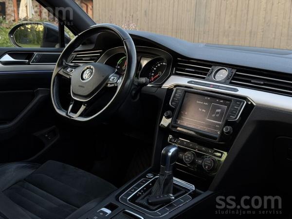 Black Volkswagen Passat B8 2016 in Daugavpils, with an engine capacity of 1.40 L and mileage of 0 thousand km for 12350 €, photo 10 on AUTOMOTO.COM.LV