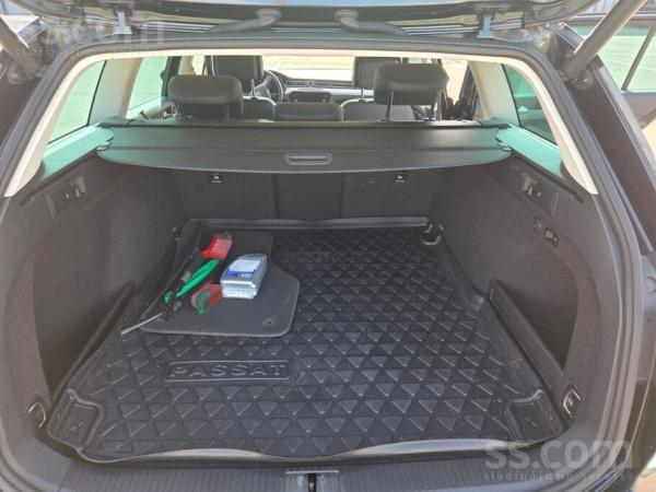 Black Volkswagen Passat B8 2016 in Riga, with an engine capacity of 2.00 L and mileage of 205 thousand km for 12500 €, photo 7 on AUTOMOTO.COM.LV