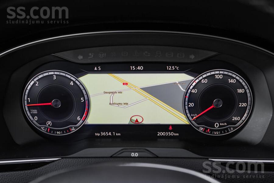 Black Volkswagen Passat B8 2016 in Ogre, with an engine capacity of 2.00 L and mileage of 200 thousand km for 12500 €, photo 10 on AUTOMOTO.COM.LV