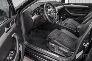 Black Volkswagen Passat B8 2016 in Ogre, with an engine capacity of 2.00 L and mileage of 200 thousand km for 12500 €, photo 12 on AUTOMOTO.COM.LV