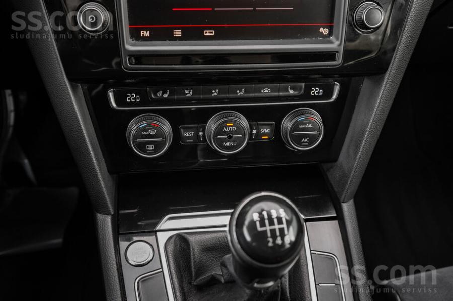 Black Volkswagen Passat B8 2016 in Ogre, with an engine capacity of 2.00 L and mileage of 200 thousand km for 12500 €, photo 16 on AUTOMOTO.COM.LV