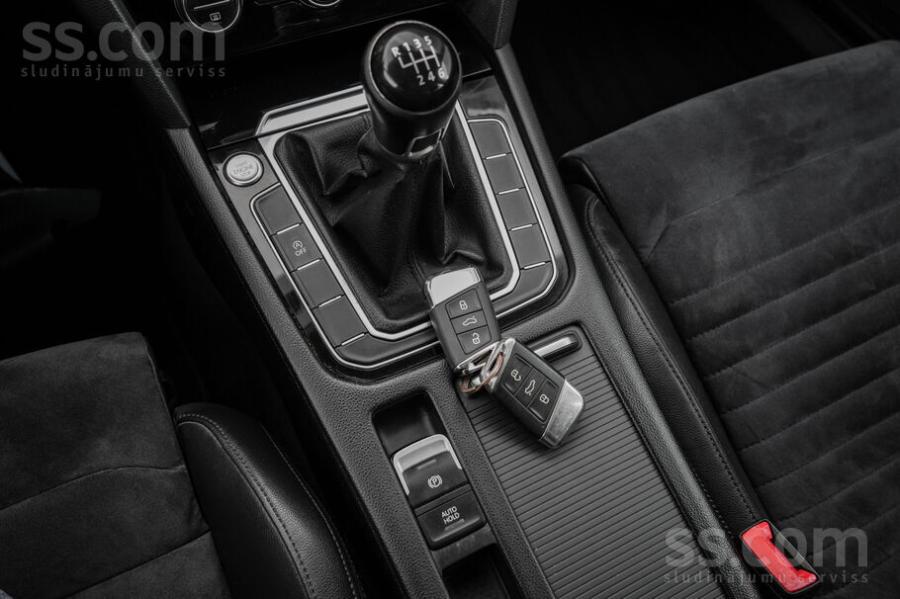 Black Volkswagen Passat B8 2016 in Ogre, with an engine capacity of 2.00 L and mileage of 200 thousand km for 12500 €, photo 17 on AUTOMOTO.COM.LV