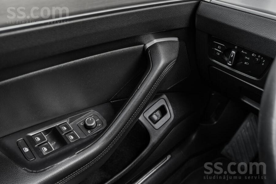 Black Volkswagen Passat B8 2016 in Ogre, with an engine capacity of 2.00 L and mileage of 200 thousand km for 12500 €, photo 18 on AUTOMOTO.COM.LV