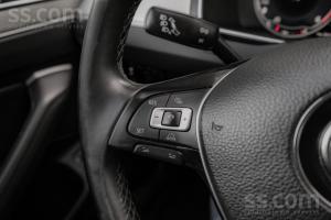 Black Volkswagen Passat B8 2016 in Ogre, with an engine capacity of 2.00 L and mileage of 200 thousand km for 12500 €, photo 21 on AUTOMOTO.COM.LV