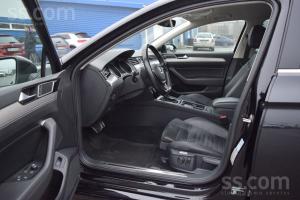 Black Volkswagen Passat B8 2017 in Riga, with an engine capacity of 2.00 L and mileage of 137 thousand km for 13900 €, photo 3 on AUTOMOTO.COM.LV