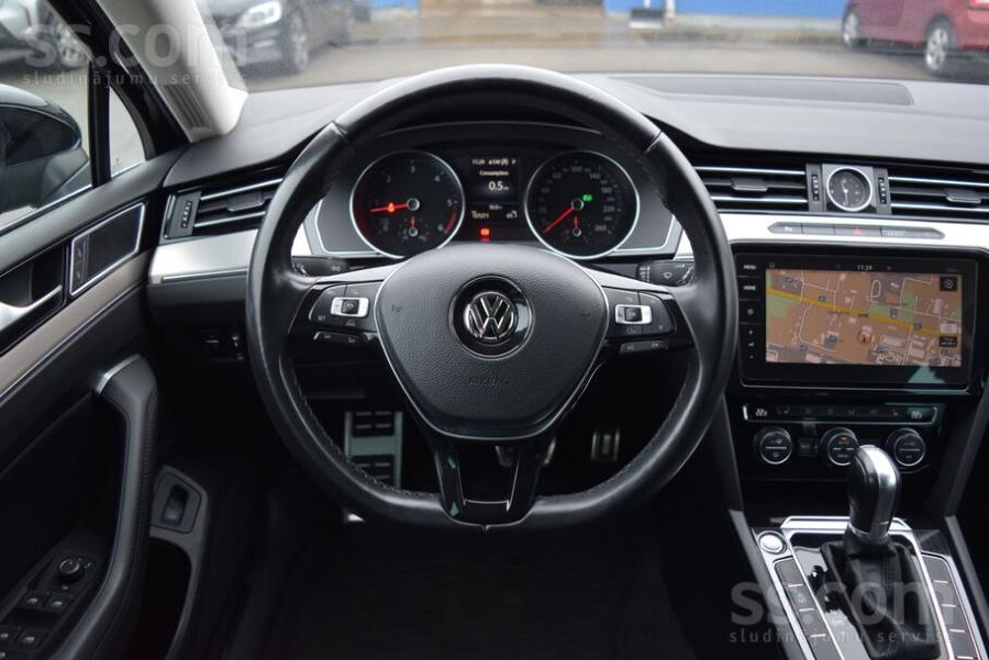 Black Volkswagen Passat B8 2017 in Riga, with an engine capacity of 2.00 L and mileage of 137 thousand km for 13900 €, photo 11 on AUTOMOTO.COM.LV