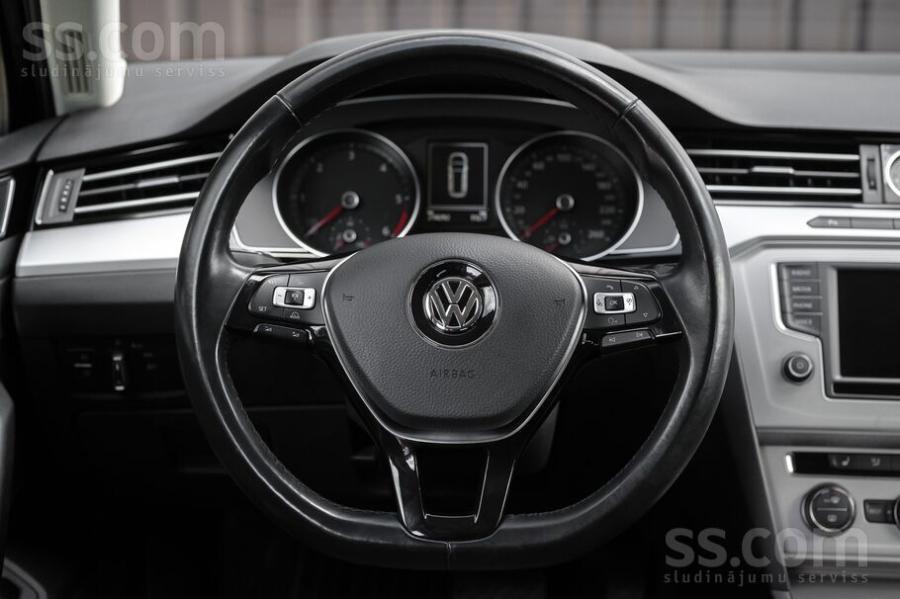 Black Volkswagen Passat B8 2017 in Tukums, with an engine capacity of 1.60 L and mileage of 214 thousand km for 10950 €, photo 19 on AUTOMOTO.COM.LV