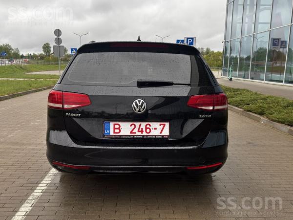 Black Volkswagen Passat B8 2017 in Rezekne, with an engine capacity of 2.00 L and mileage of 259 thousand km for 9700 €, photo 5 on AUTOMOTO.COM.LV
