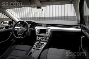 Black Volkswagen Passat B8 2017 in Tukums, with an engine capacity of 1.60 L and mileage of 214 thousand km for 8950 €, photo 9 on AUTOMOTO.COM.LV