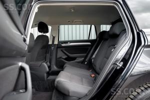 Black Volkswagen Passat B8 2017 in Tukums, with an engine capacity of 1.60 L and mileage of 214 thousand km for 8950 €, photo 11 on AUTOMOTO.COM.LV