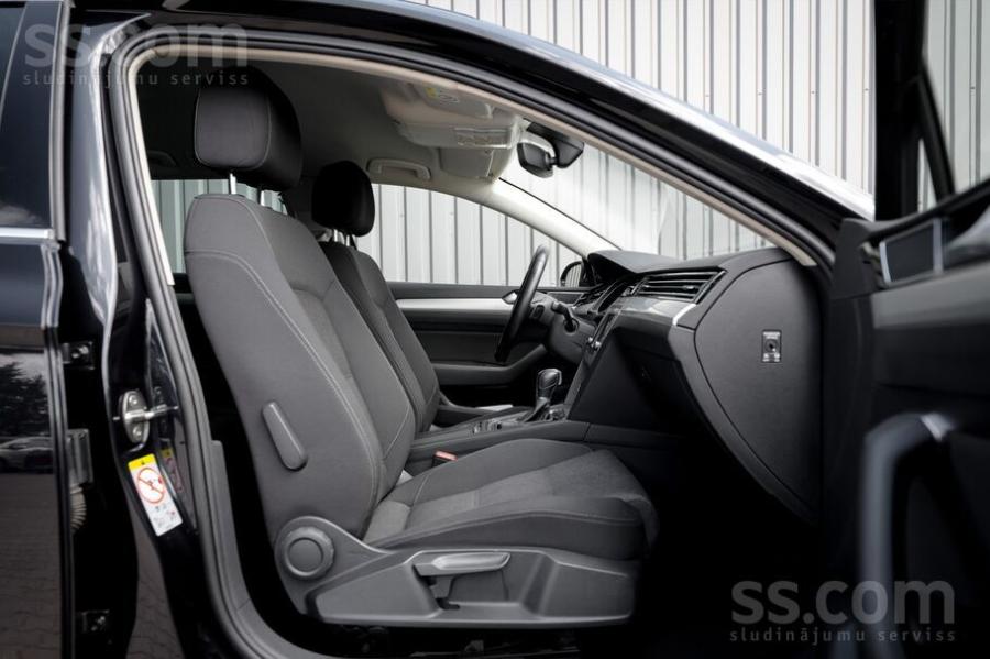 Black Volkswagen Passat B8 2017 in Tukums, with an engine capacity of 1.60 L and mileage of 214 thousand km for 8950 €, photo 13 on AUTOMOTO.COM.LV