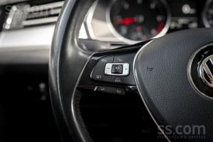 Black Volkswagen Passat B8 2017 in Tukums, with an engine capacity of 1.60 L and mileage of 214 thousand km for 8950 €, photo 19 on AUTOMOTO.COM.LV