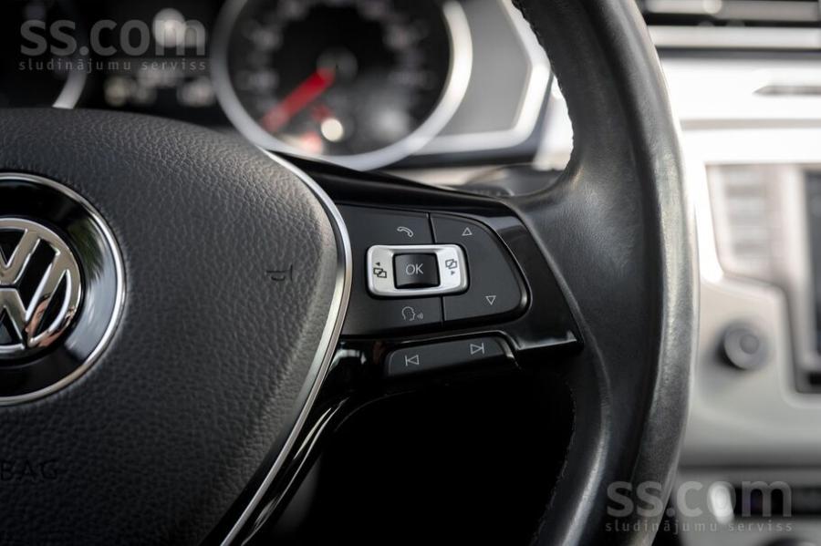 Black Volkswagen Passat B8 2017 in Tukums, with an engine capacity of 1.60 L and mileage of 214 thousand km for 8950 €, photo 21 on AUTOMOTO.COM.LV