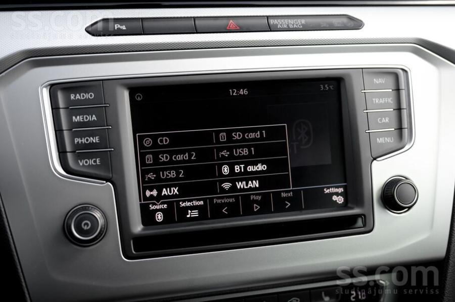 Black Volkswagen Passat B8 2017 in Tukums, with an engine capacity of 1.60 L and mileage of 214 thousand km for 8950 €, photo 24 on AUTOMOTO.COM.LV
