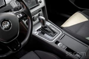 Black Volkswagen Passat B8 2017 in Tukums, with an engine capacity of 1.60 L and mileage of 214 thousand km for 8950 €, photo 28 on AUTOMOTO.COM.LV