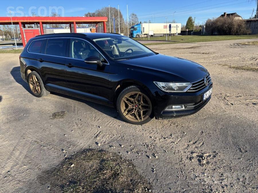 Black Volkswagen Passat B8 2017 in Jelgava, with an engine capacity of 2.00 L and mileage of 214 thousand km for 10000 €, photo 4 on AUTOMOTO.COM.LV