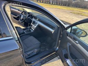 Black Volkswagen Passat B8 2017 in Jelgava, with an engine capacity of 2.00 L and mileage of 214 thousand km for 10000 €, photo 13 on AUTOMOTO.COM.LV