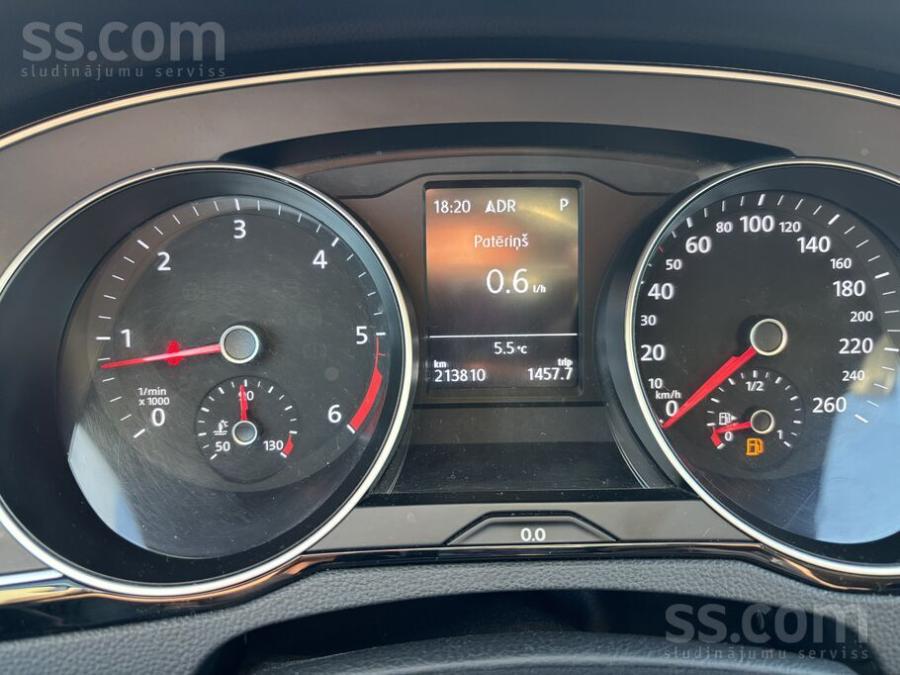 Black Volkswagen Passat B8 2017 in Jelgava, with an engine capacity of 2.00 L and mileage of 214 thousand km for 10000 €, photo 15 on AUTOMOTO.COM.LV