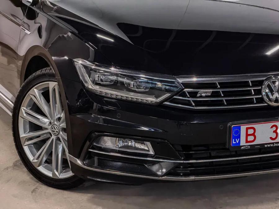 Black Volkswagen Passat B8 2017 in Jurmala, with an engine capacity of 2.00 L and mileage of 231 thousand km for 14750 €, photo 7 on AUTOMOTO.COM.LV
