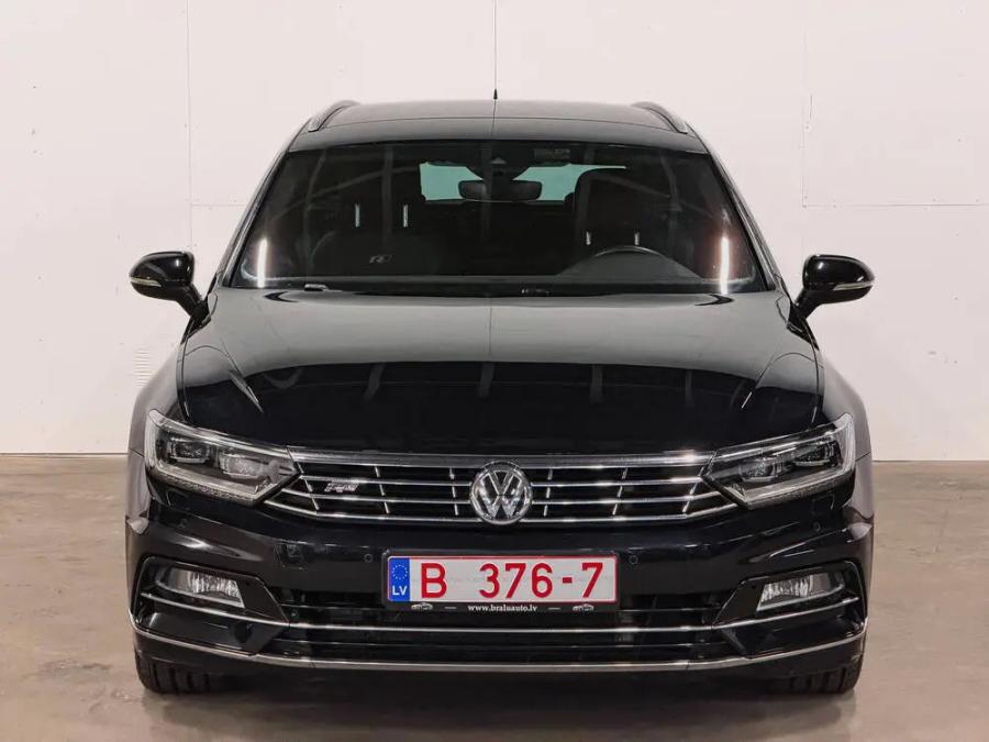 Black Volkswagen Passat B8 2017 in Jurmala, with an engine capacity of 2.00 L and mileage of 231 thousand km for 14750 €, photo 8 on AUTOMOTO.COM.LV
