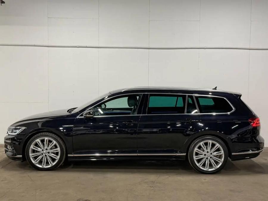 Black Volkswagen Passat B8 2017 in Jurmala, with an engine capacity of 2.00 L and mileage of 231 thousand km for 14750 €, photo 9 on AUTOMOTO.COM.LV