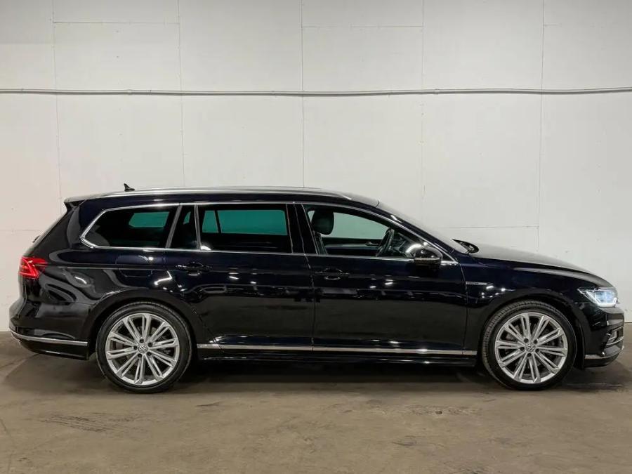 Black Volkswagen Passat B8 2017 in Jurmala, with an engine capacity of 2.00 L and mileage of 231 thousand km for 14750 €, photo 12 on AUTOMOTO.COM.LV