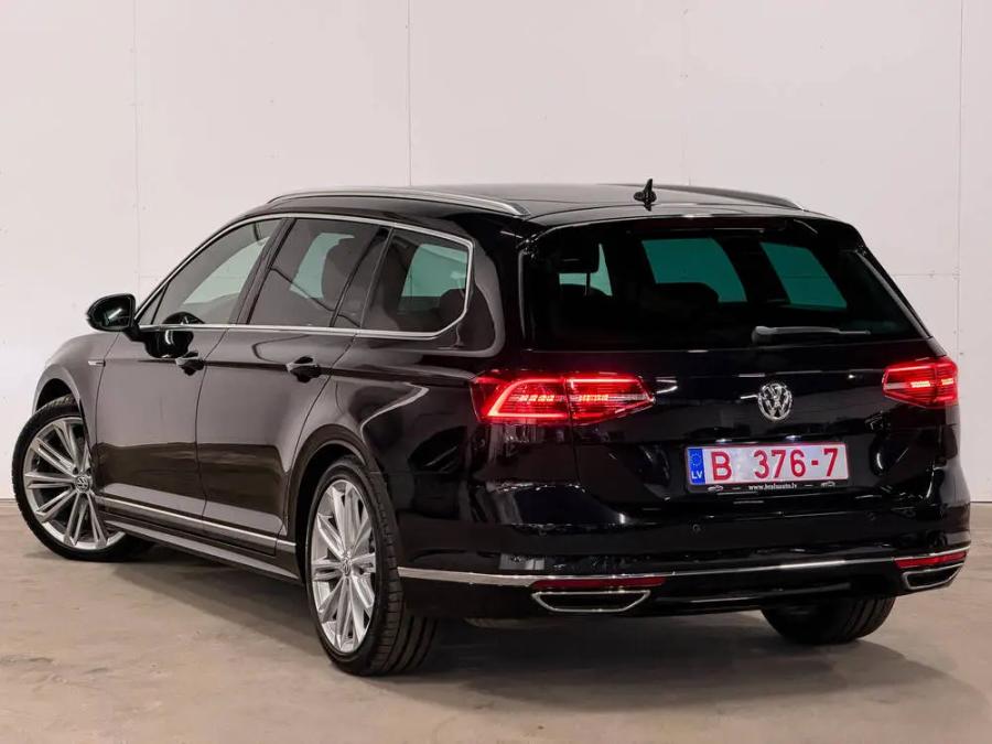 Black Volkswagen Passat B8 2017 in Jurmala, with an engine capacity of 2.00 L and mileage of 231 thousand km for 14750 €, photo 15 on AUTOMOTO.COM.LV