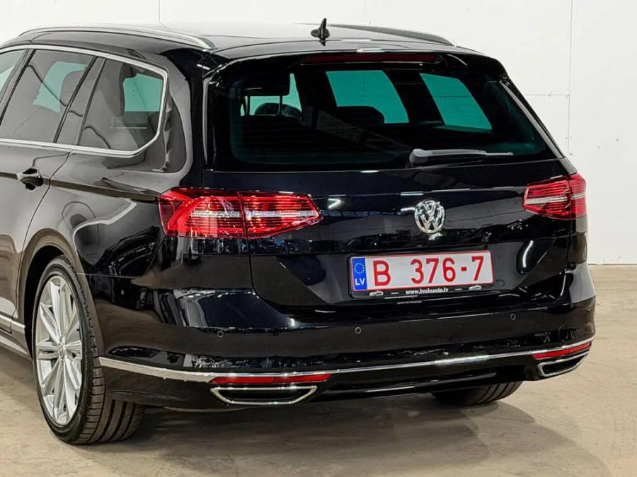 Black Volkswagen Passat B8 2017 in Jurmala, with an engine capacity of 2.00 L and mileage of 231 thousand km for 14750 €, photo 17 on AUTOMOTO.COM.LV