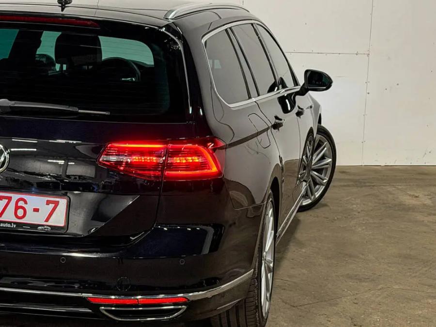 Black Volkswagen Passat B8 2017 in Jurmala, with an engine capacity of 2.00 L and mileage of 231 thousand km for 14750 €, photo 20 on AUTOMOTO.COM.LV