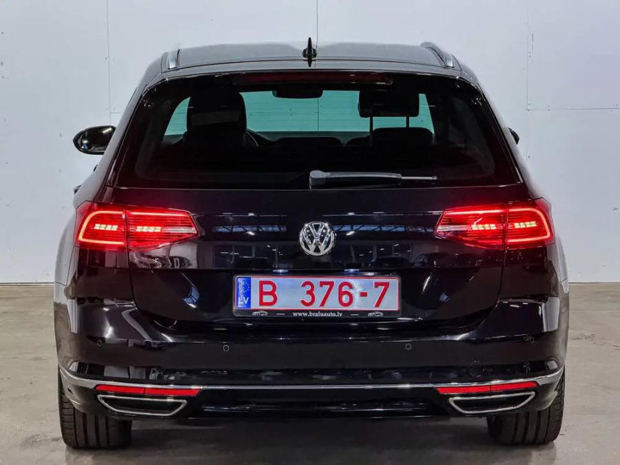 Black Volkswagen Passat B8 2017 in Jurmala, with an engine capacity of 2.00 L and mileage of 231 thousand km for 14750 €, photo 21 on AUTOMOTO.COM.LV