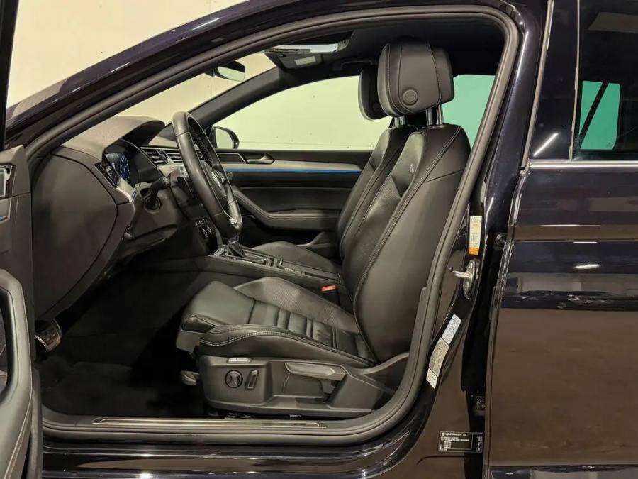 Black Volkswagen Passat B8 2017 in Jurmala, with an engine capacity of 2.00 L and mileage of 231 thousand km for 14750 €, photo 24 on AUTOMOTO.COM.LV
