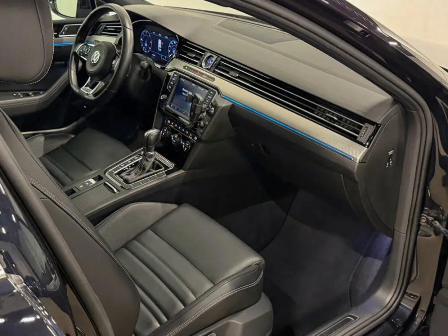 Black Volkswagen Passat B8 2017 in Jurmala, with an engine capacity of 2.00 L and mileage of 231 thousand km for 14750 €, photo 27 on AUTOMOTO.COM.LV
