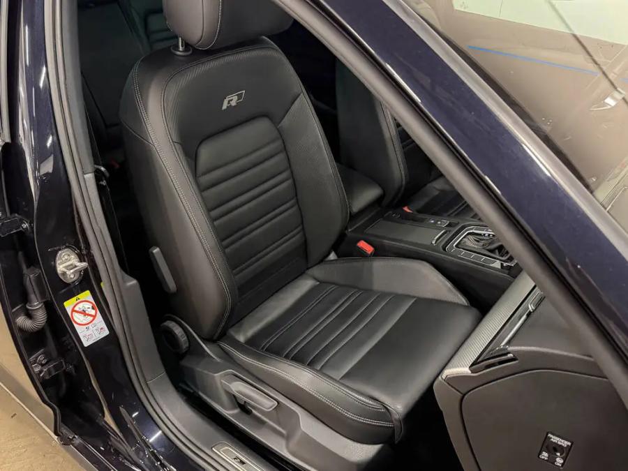 Black Volkswagen Passat B8 2017 in Jurmala, with an engine capacity of 2.00 L and mileage of 231 thousand km for 14750 €, photo 29 on AUTOMOTO.COM.LV